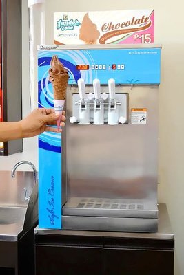 [Purchased by 7-Eleven]Oceanpower ice cream machine/Frozen Yogurt Machine/Soft serve