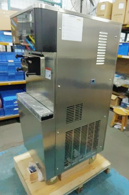We're factory.Touch Pad.Remote control Ice Cream Machine Frozen Yogurt machine