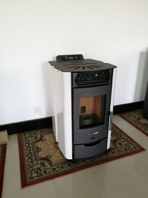 European Style High Efficiency Easy Clean and Simple Mantainence Pellet Stove
