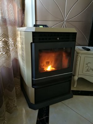 Well Constructed Pellet Furnace Boiler , Automatic Pellet Stove Hot Water Heater