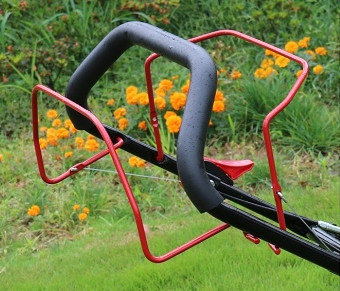 Red Lightweight Self Propelled Mower , Gas Lawn Mower Multi Functional