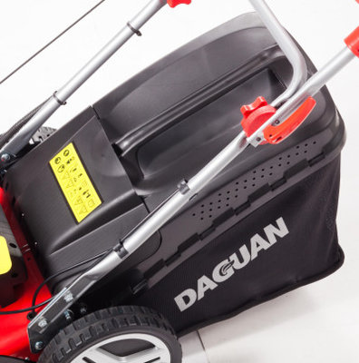 Red Lightweight Self Propelled Mower , Gas Lawn Mower Multi Functional