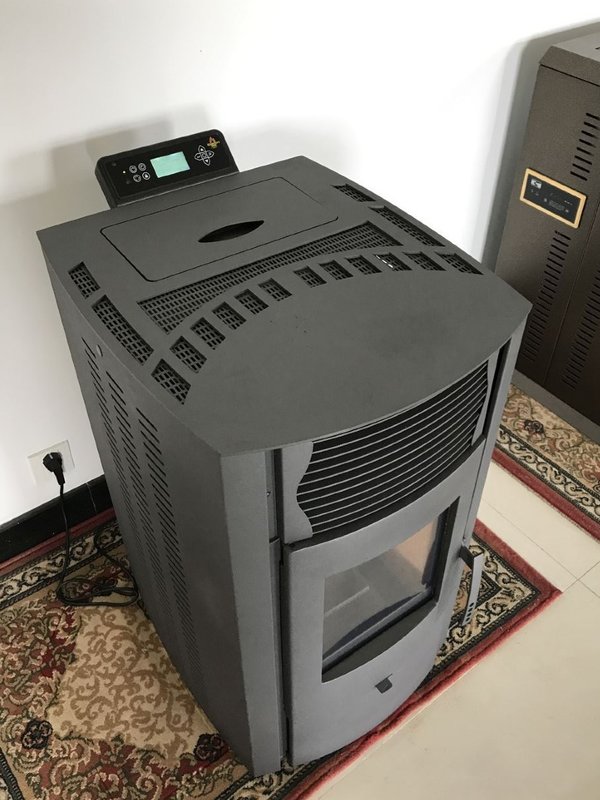 Green Energy Saving Indoor Pellet Stove Remote Control Low Carbon No Smoke