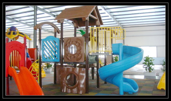 Small Size Outdoor and Indoor Plastic Playground for Kids with TUV. CE Certificate Approved