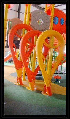 Small Size Outdoor and Indoor Plastic Playground for Kids with TUV. CE Certificate Approved
