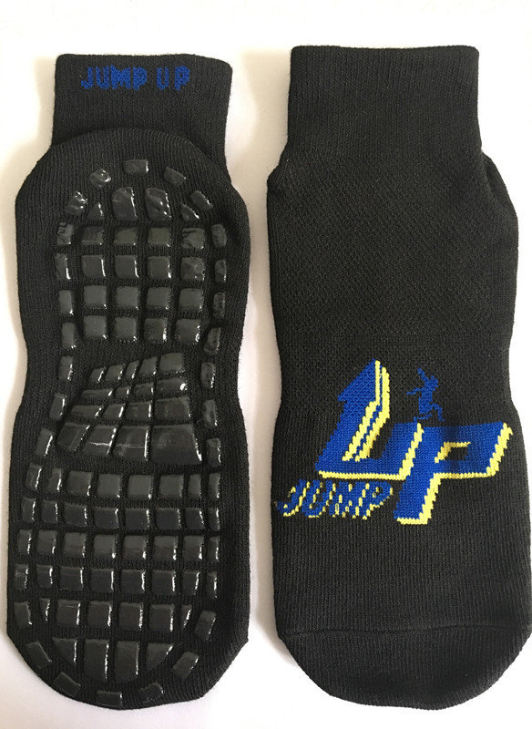 China Anti-Bacterial and Breathable Trampoline Socks Indoor Trampoline Cotton Anti-skid Socks for Trampoline Sports