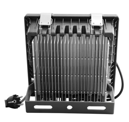 High lumens LED flood light fixture