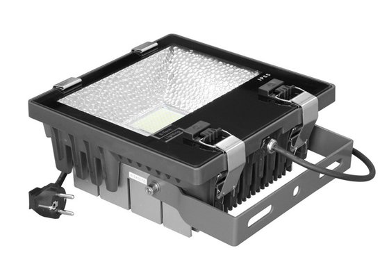 High lumens LED flood light fixture