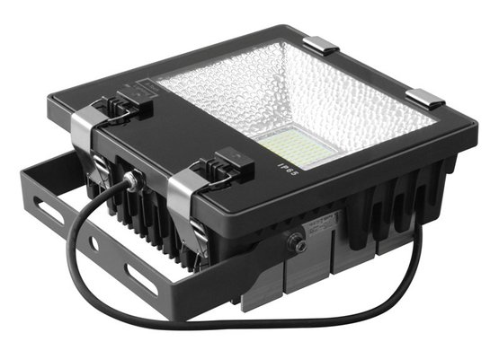 High lumens LED flood light fixture