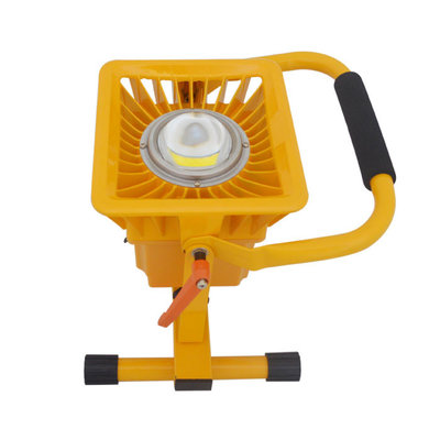 IP65 12V Battery Powered Led Flood Light 30 Watt Rechargeable For Outdoor