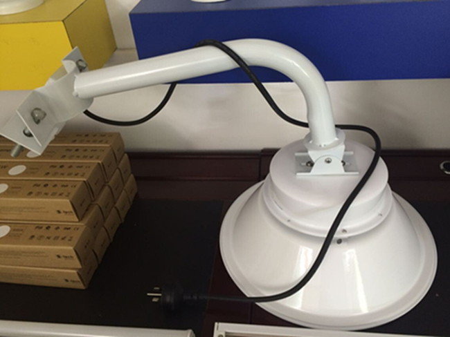 Aluminum Outdoor SMD Low Bay LED Lighting With Adjustable Angle Pole