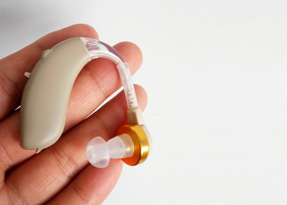BTE Typs Over The Ear Hearing Aids 600hrs Battery Life Beige Color 1 Year Warranty