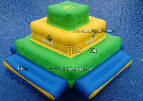 China 0.9mm PVC Tarpaulin Fabric Inflatable water sport deck for big pool supplier