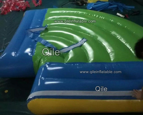 China 0.9mm PVC tarpaulin fabric Inflatable Water Sports Slide supplier