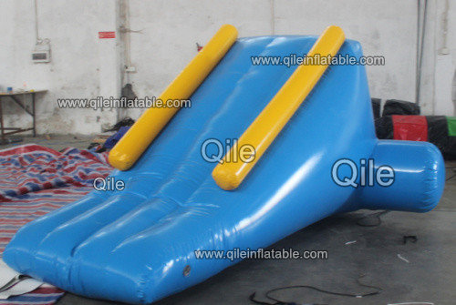 0.9mm PVC Tarpaulin Inflatable Water Slide For Outdoor Water Activity supplier