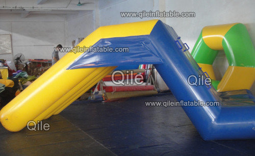 0.9mm PVC Tarpaulin Inflatable Water Slide For Outdoor Water Activity supplier