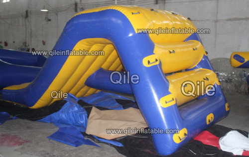 Professional Inflatable Water Slide Made of 0.9mm PVC Tarpaulin supplier