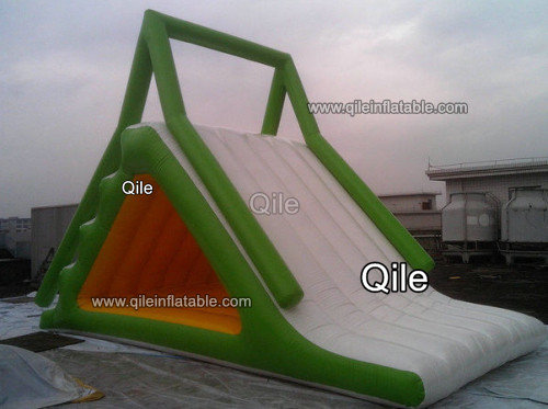 Customized 0.9mm PVC Inflatable Water Slide For Commercial Use supplier