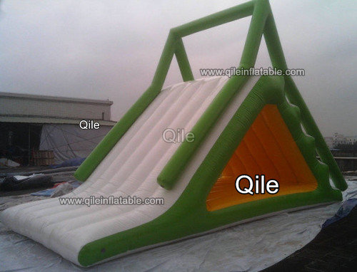 Customized 0.9mm PVC Inflatable Water Slide For Commercial Use supplier