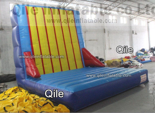 Crazy Inflatable Velcro Wall With Logo Printing, Hot Sticky Wall Game For Kids supplier