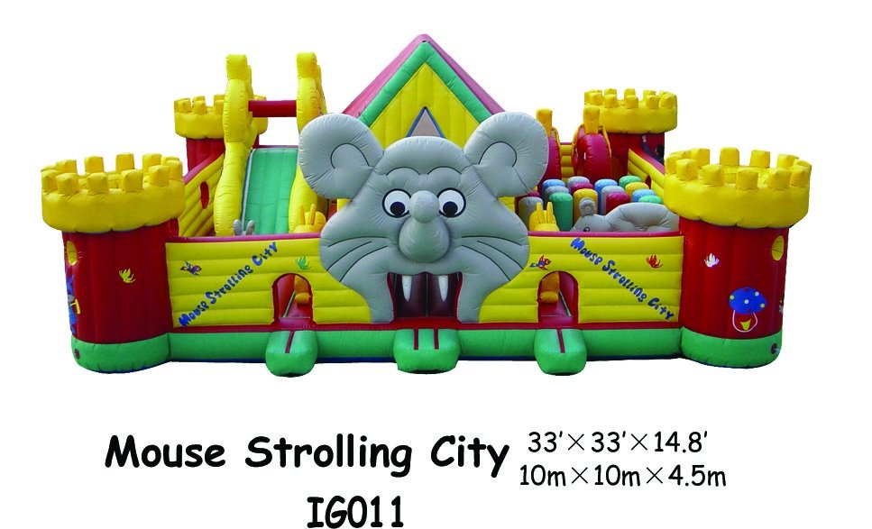 Mouse Strolling City Inflatable Play Equipment  10m * 10m * 4.5m for Garden