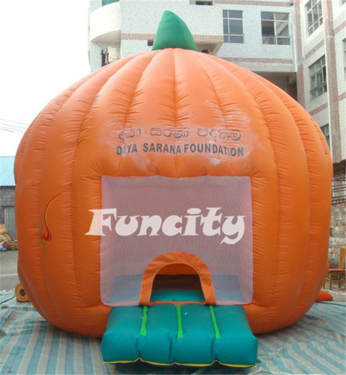 Large Pumpkin Shape Inflatable Castle Bounce House For Kids Playing Outdoors
