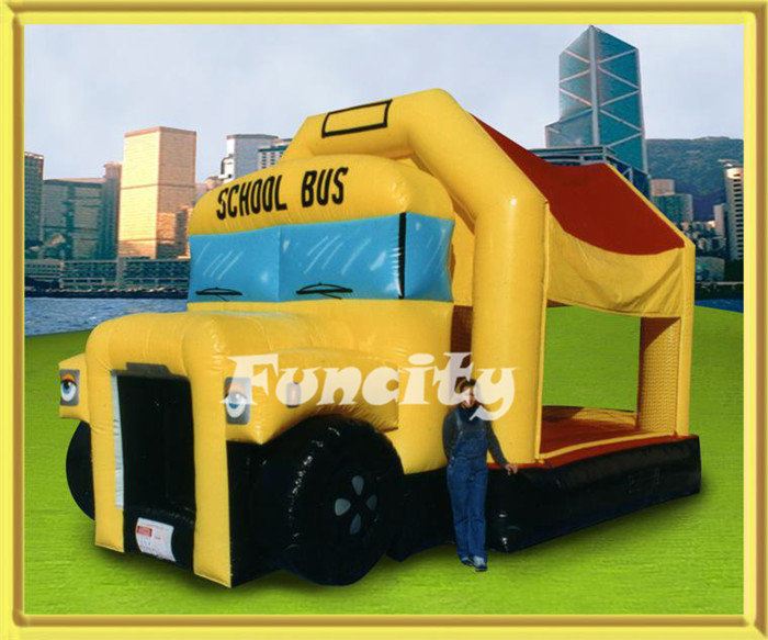 School Bus Theme Inflatable Bouncy House In 4.5m*4.5m*4.5m Size