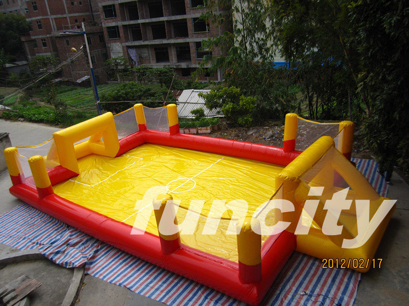 Popular Red And Yellow Inflatable Soccer Field Indoor Or Outdoor