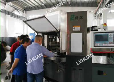 8.5T Injection Blow Moulding Machine , Plastic Bottle Blow Molding Machine