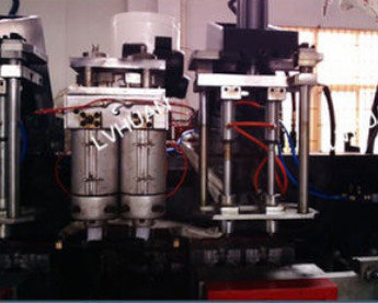 Automotive Reservoirs Single Station Blow Molding Machine Less Resistance Faster