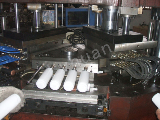 Flat Bottle Plastic Blow Moulding Machine Excellent Mechanical Strength