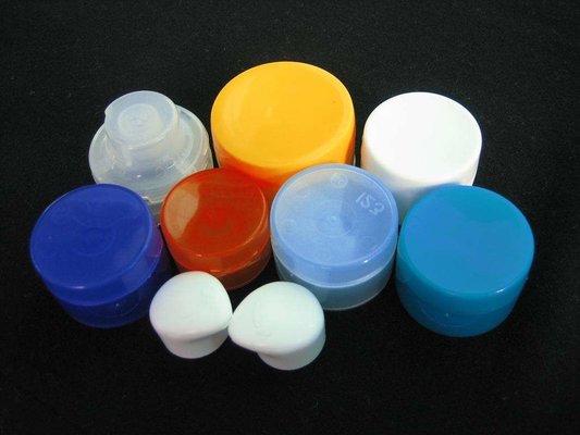 Non Cracking Precision Plastic Injection Molding , Soy Sauce Bottle Cap Injection Molding