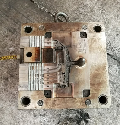 Electronics Two Shot Die Casting Mold Hot Runner Aluminum Mold Casting
