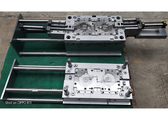 Core Pulling Industrial Injection Molding , 2 Cavities PA Custom Mold