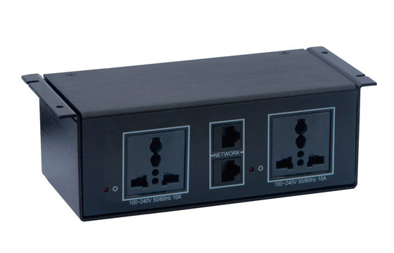 RJ45 sous le coffret de multimédia de Tableau, débouchés de puissance et de données