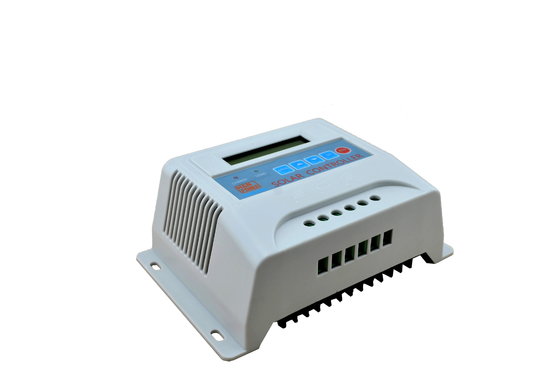 Battery Change By MPPT Solar Charge Controller with Numerical Indicator 40A 12 / 24V Green New Energy supplier