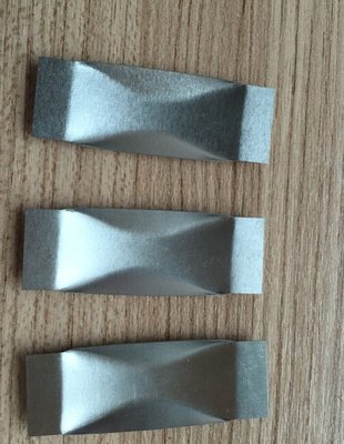 tungsten boat for vacuum evaporation boats ,size in 0.3*17*50.4mm, 99.95% of purity supplier