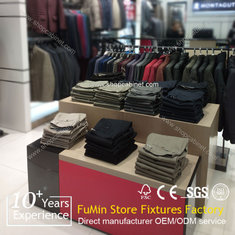 China Portable hot sale fashion design hanging clothes metal display racks/clothes metal display supplier