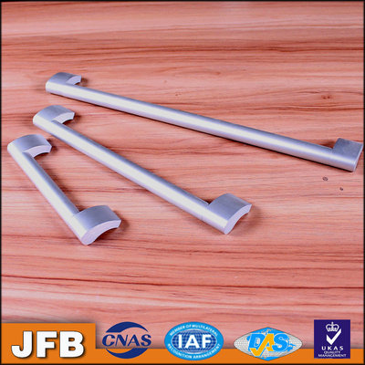 Foggy silver color 224MM holes distance aluminum cabinet and wardrobe metal handles supplier