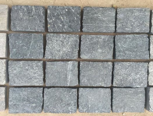 black quartzite small cube stone cobble stone 10x10x5cm natural surface cobble stone paving stone walking way paving