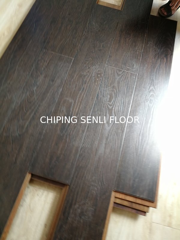 Class32 ac4 8.3mm HDF small emboss square edge wax laminated floor