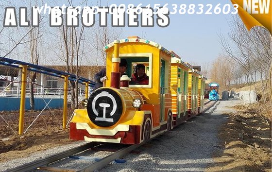 Outdoor Amusement Equipment Tourist Electric Train Games New Design Track And Trackless Train