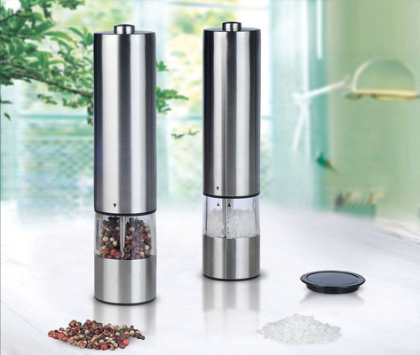Electric salt & pepper mill with light