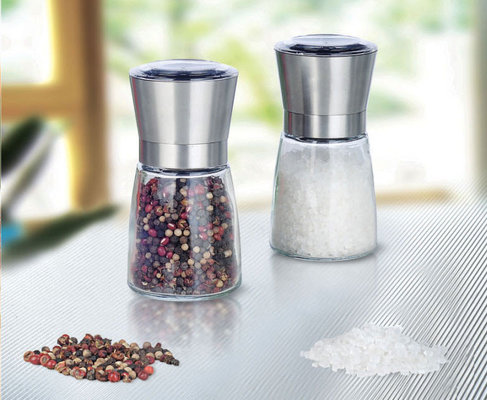 Manual kitchen salt & pepper grinder