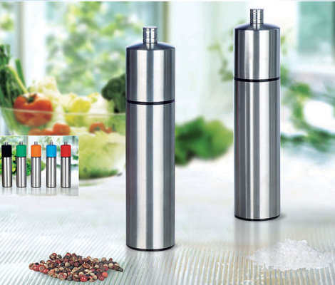 Manual salt & pepper mill