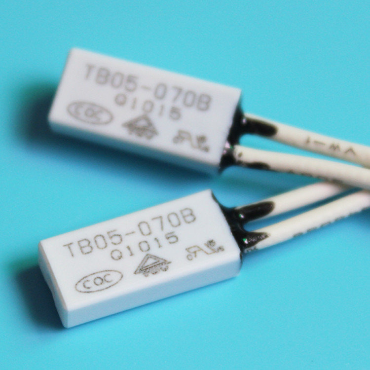 free samples 135C 15AM water pump motor thermal protector thermal fuse  250V/5A 50--180C UL VDE RoHS