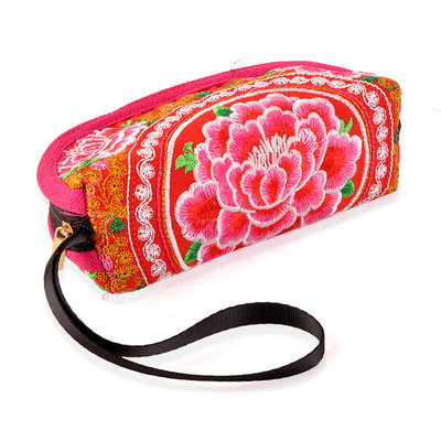 woman embroidery Mini coin purse with Chinese traditional style