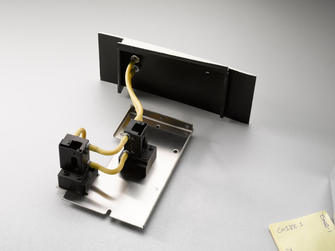 CH 188-1 Thermostatic Cell-holder Lab Accessories , Wavelength Range 190－1100nm