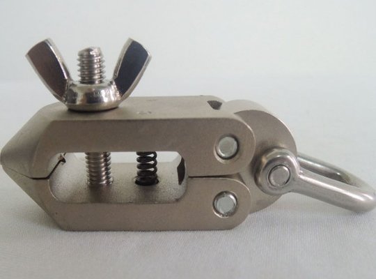 Toys Testing Equipment used for assisting pull testing Excellent workmanship Upper Stud Clamp supplier