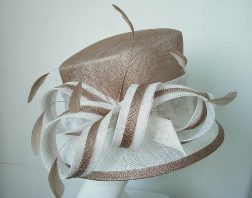Church Sinamay Ladies Fashion Hats , coque tip feathers trim